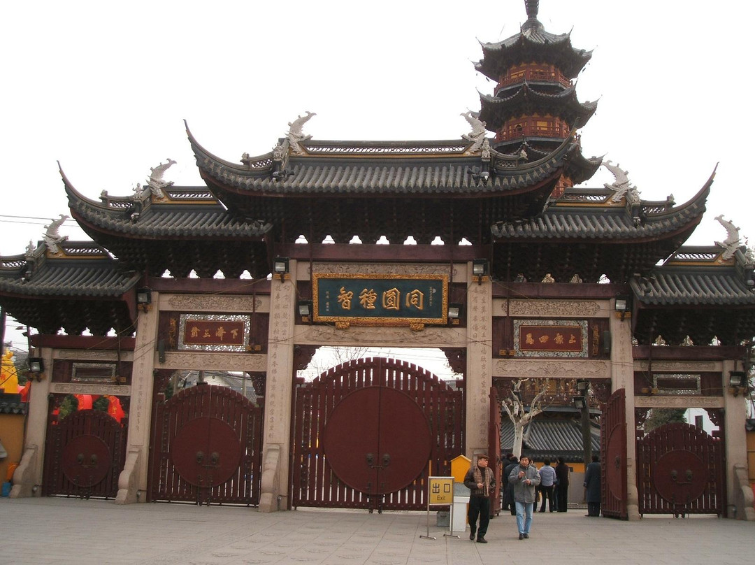 Some Travel Tips About Shanghai Longhua Tower-China Travel Routes